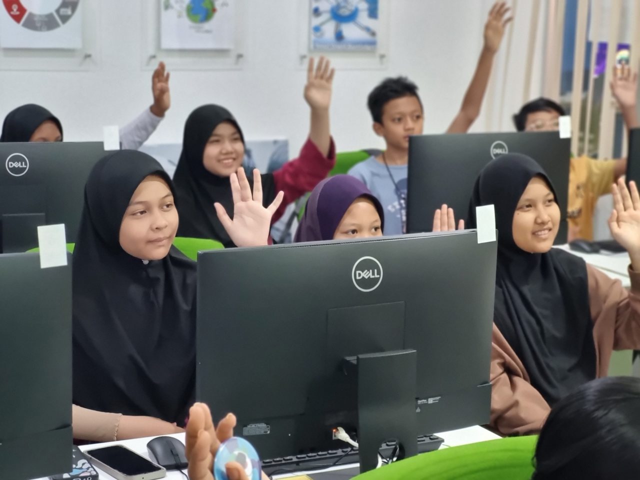 HOPE worldwide Malaysia brings Digital Learning Program to B40 students - HOPE worldwide Malaysia